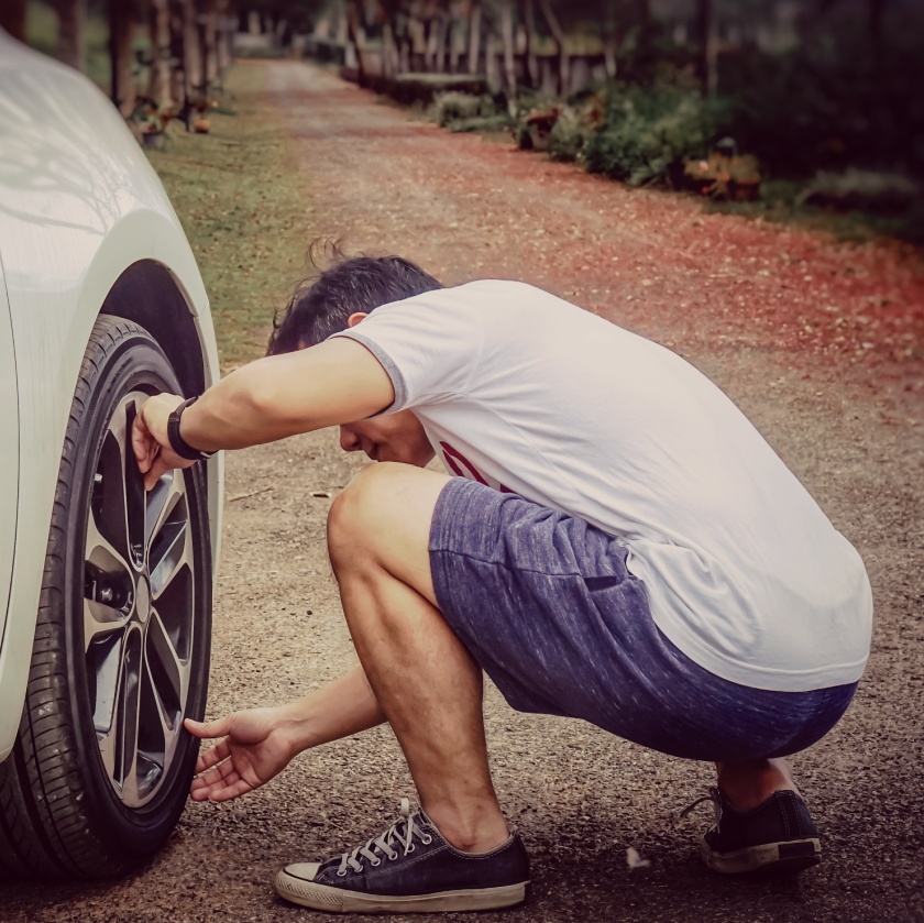How to Change a Car Tyre | Step-by-Step Guide - Ageas