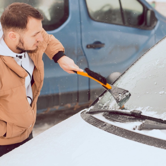 How to defrost your car windows and windscreen | Ageas - Ageas